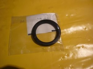 Crank Oil Pump Seal for V6 Mazda Bongo and Ford Freda Vehicles